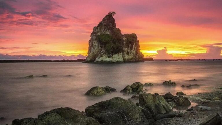 Pantai Sawarna Banten - Info Tiket Masuk, Foto, Rute, Ulasan ...