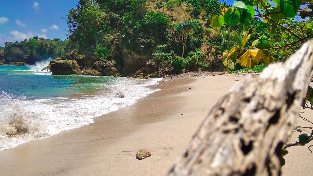 Pantai Godeg Tulungagung - Info Tiket Masuk, Foto, Rute, Ulasan